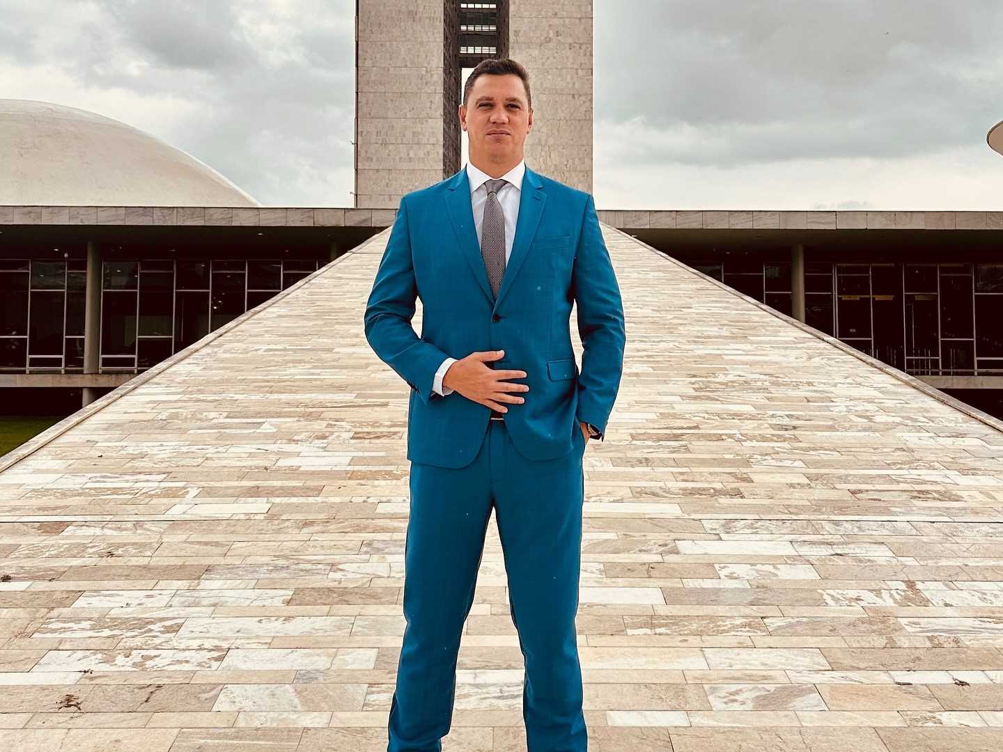 Engenheiro Daniel viaja para ‘imersão’ em Londres com outros prefeitos do União Brasil - Taboão ...